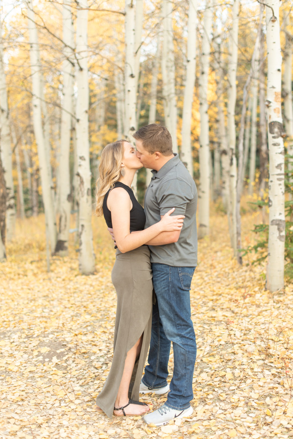 Kassidy & Addam|Colorado Fall Engagement Session | markiemica.com